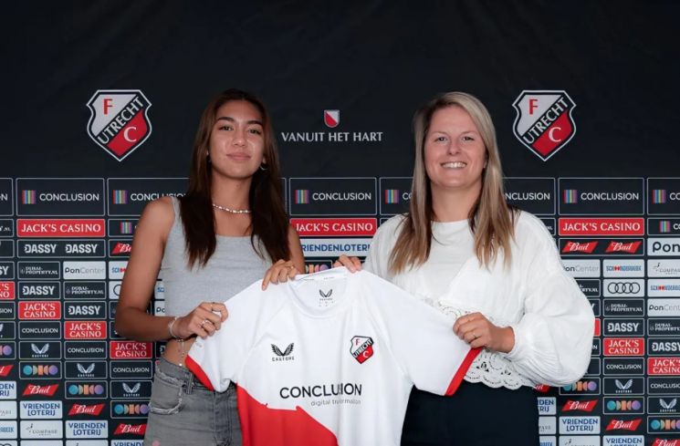 Belum Genap 17 Tahun, Wonderkid Timnas Putri Claudia Scheuneman ...